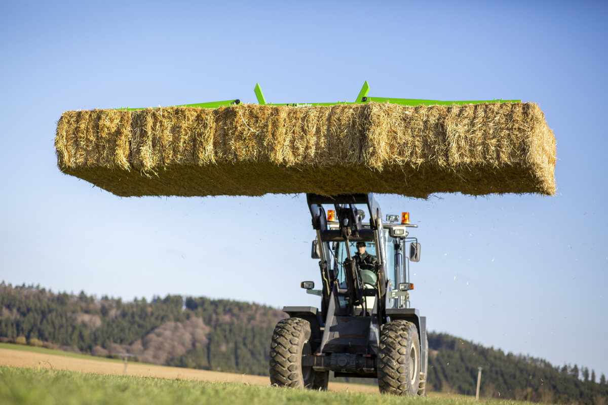 Square bale folding pliers & Square bale gripping fork - balehunter.com